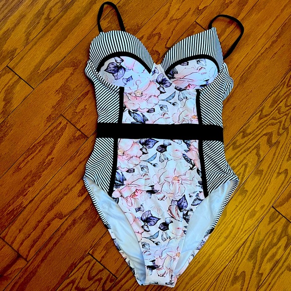 Cupshe | Swim | Cupshe Size S Underwire Bathing Suit | Poshmark